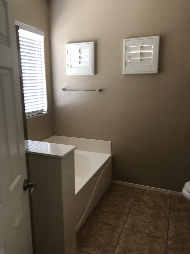 Beautiful Single-Level 3 Bedroom, 2 Bathroom Home in Maricopa - 44290 W ...
