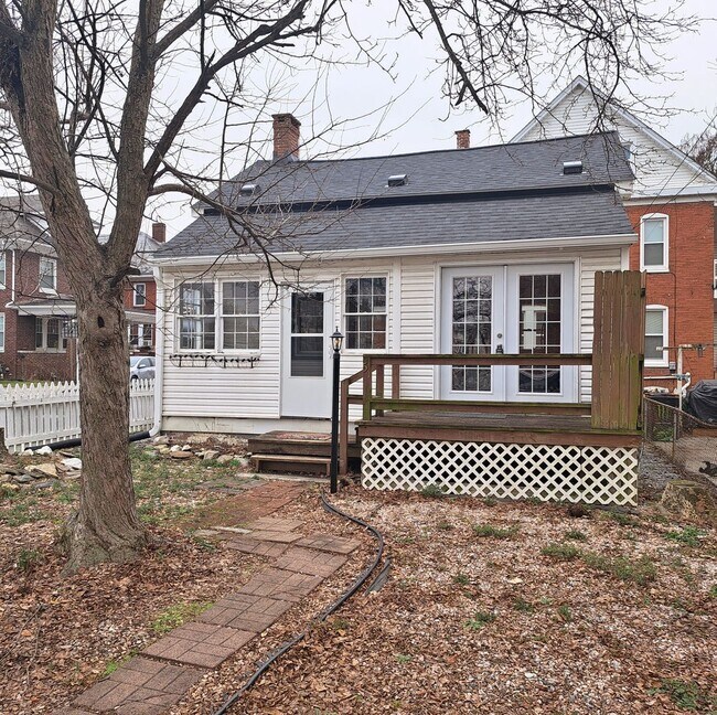 1 Bed / 1 Bath Single Family Cottage - 51 McAllister St Hanover PA ...