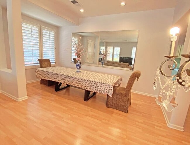 Gorgeous Downstairs Condo Inside the Gates... - 2320 Silver Breeze Ct ...