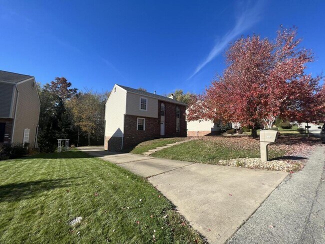 Fox Chase Drive 3537 - 3537 Fox Chase Dr Imperial PA 15126 | Apartment ...