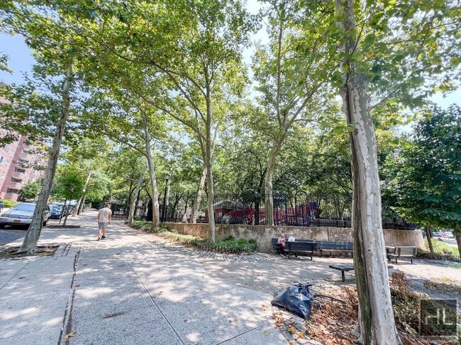 Welcome to a beautiful and spacious Pentho... - 103-30 68th Ave Queens ...