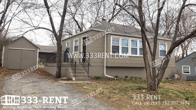 This homey two bedroom house is ready for ... - 914 E 84th St Kansas ...