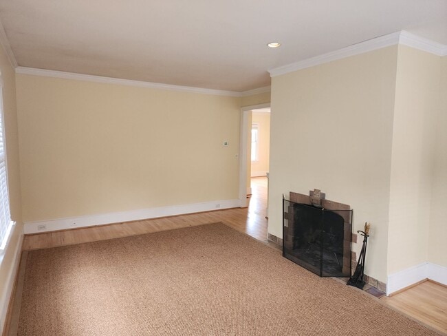 Spacious 3BR/3BA in Sought- After Queen Anne Location - 2705 11th Ave W ...