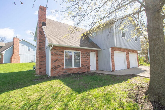 2205 High Oaks Ct - 2205 High Oaks Ct Columbia MO 65201 | Apartment Finder