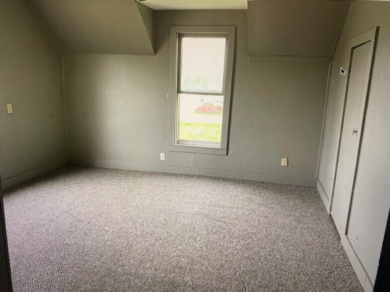 2026 E 3rd Ave - 2026 E 3rd Ave Caney KS 67333 | Apartment Finder