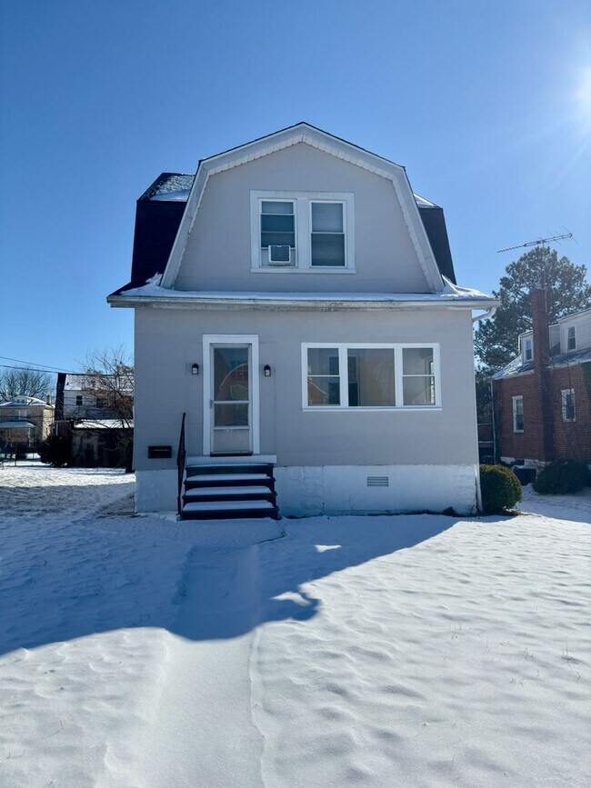 Spacious 3-Bedroom Home with Modern Comfor... - 5203 Pembroke Ave ...