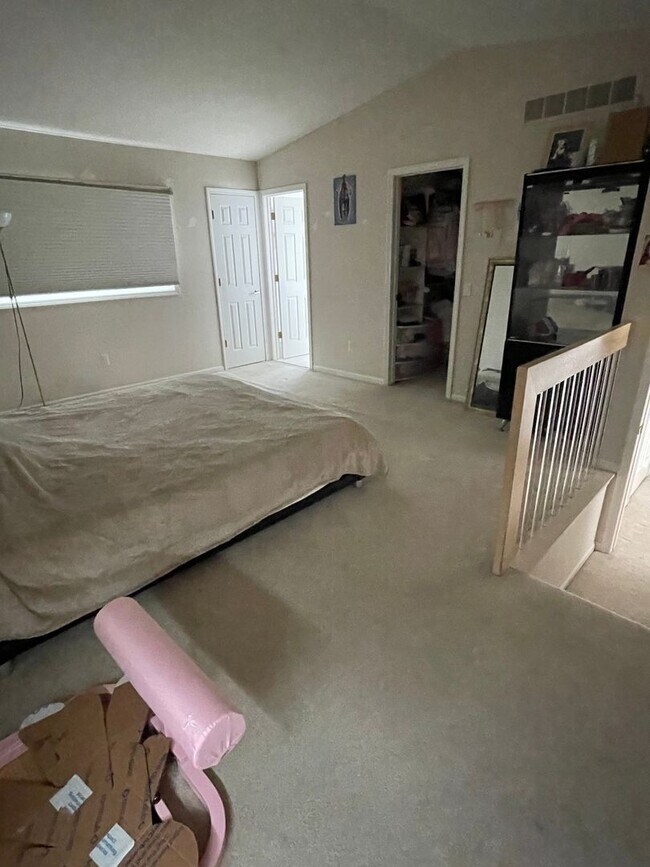 Spacious 3BR Condo in Rochester - 1154 Bluebird Dr Rochester Hills MI ...