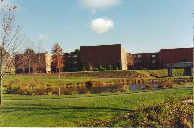 Meadows Apartments - 220 Lake St Dallas PA 18612 | Apartment Finder