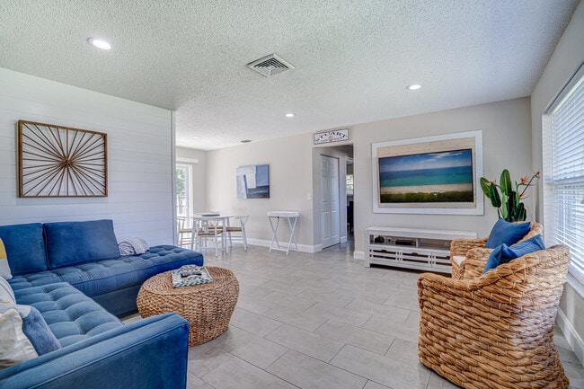 3004 SE Orange Tree Pl - 3004 SE Orange Tree Pl Stuart FL 34997 ...