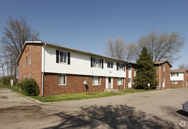 Michelle Place Apartments - 35275-35309 Michelle Dr Romulus MI 48174 ...
