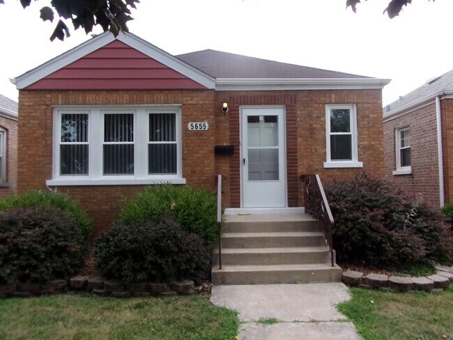 Nicely updated 2 bedroom brick Ranch - 5655 S Normandy Ave Chicago IL ...