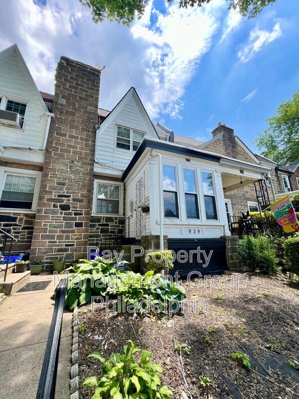 939 Flanders Rd - 939 Flanders Rd Philadelphia PA 19151 | Apartment Finder