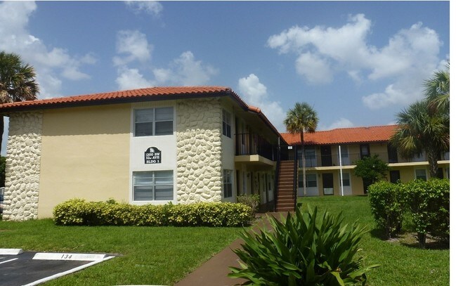Silver Palms Condominiums - 1201 SW 52nd Ave North Lauderdale FL 33068 ...