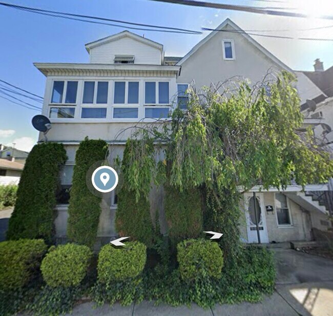 152 E Elm Street - 152 E Elm Street Dunmore PA 18512 | Apartment Finder