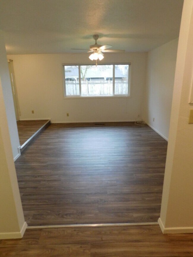 3Bd/2Ba Single Story Home - Available to V... - 1279 Lisa Ct NE Keizer ...