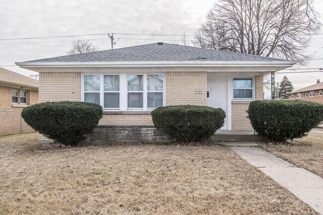 Brick Ranch Single Family Home - 7131 W Villard Ave Milwaukee WI 53218 ...