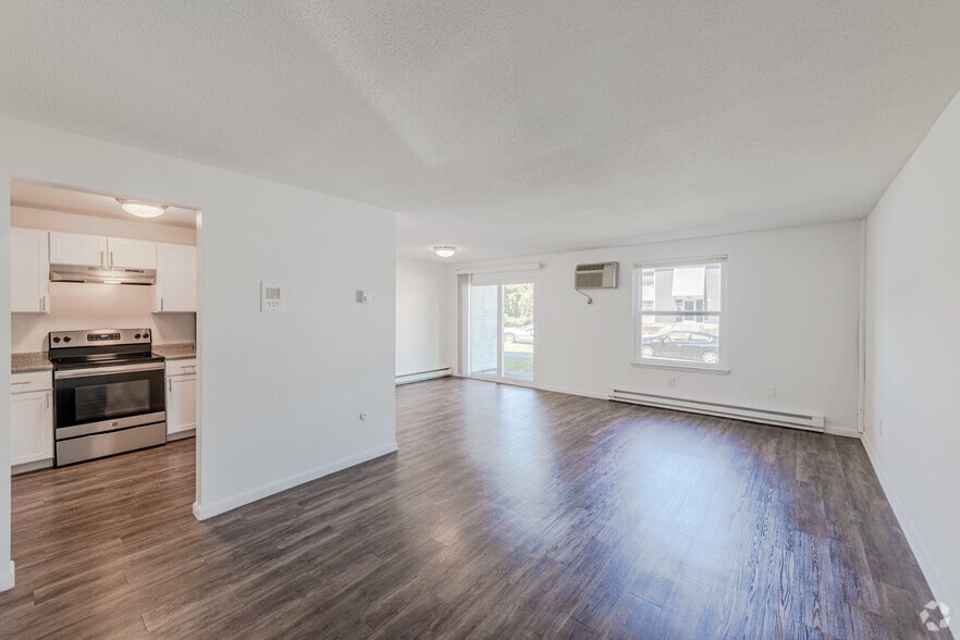 South Winds - 24 Rolling Green Dr Fall River MA 02720 | Apartment Finder