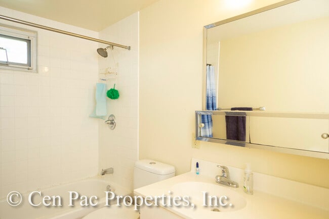 Plantation Tower Apartments - Corner Unit!!! - 94-979-979 Kau'Olu Pl ...
