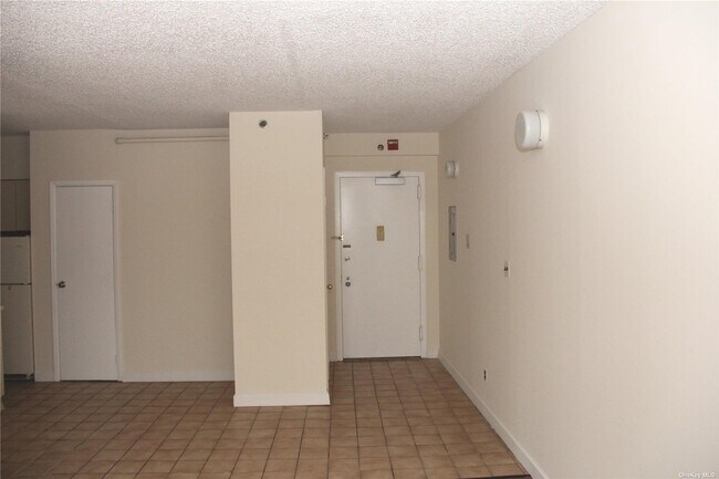 320 Post Ave - 320 Post Ave Westbury NY 11590 | Apartment Finder