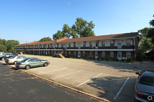 Miller Manor Apartments - 6983 Dixie Hwy Louisville KY 40258 ...