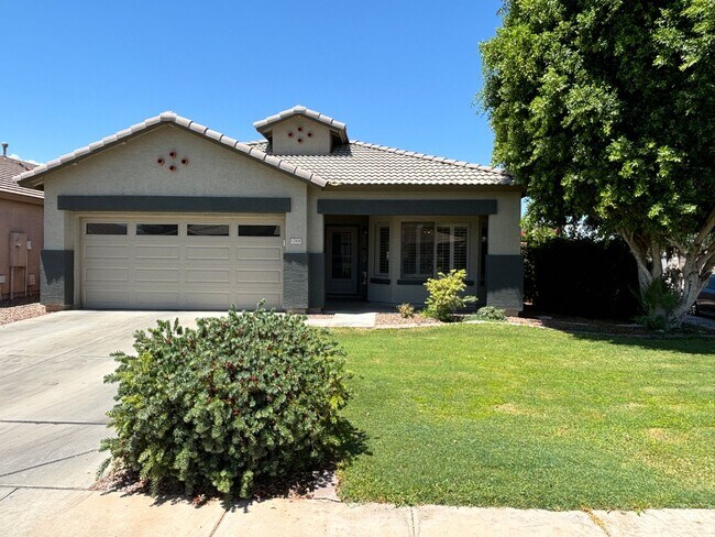 Corner Lot Home with Scintillating Pool! - 12806 W Apodaca Dr ...