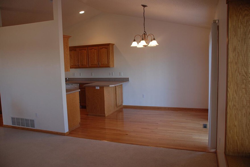 Skaff Apartments Fargo - 4955 17th Ave S Fargo ND 58103 | Apartment Finder