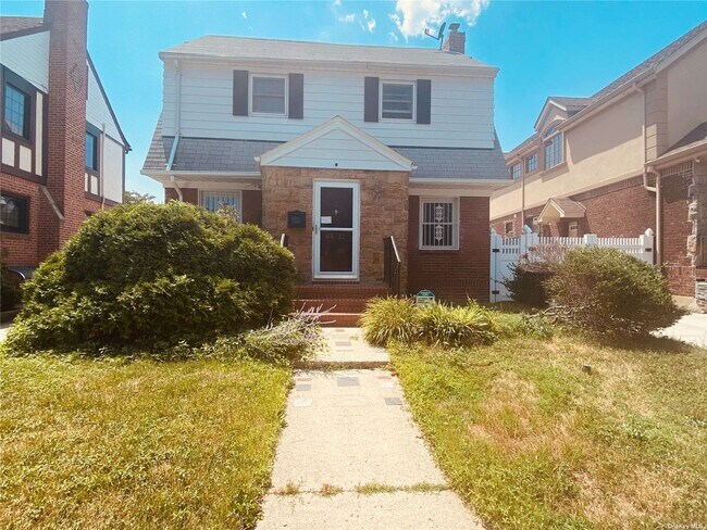 63-52 Ellwell Crescent - 63-52 Ellwell Crescent Queens NY 11374 ...