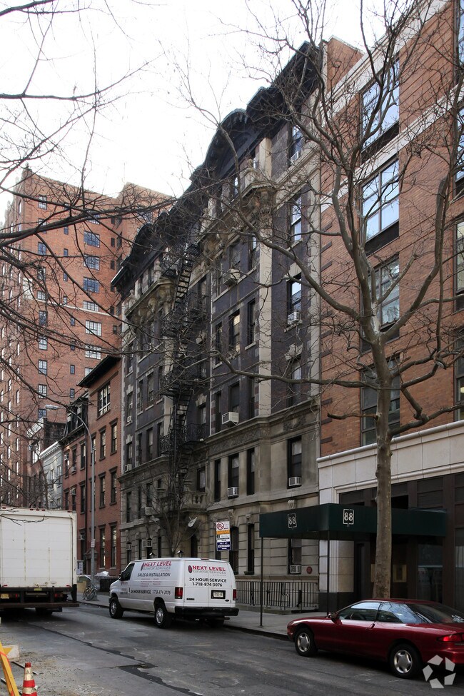 82 W Washington Pl - 82 W Washington Pl New York NY 10011 | Apartment ...