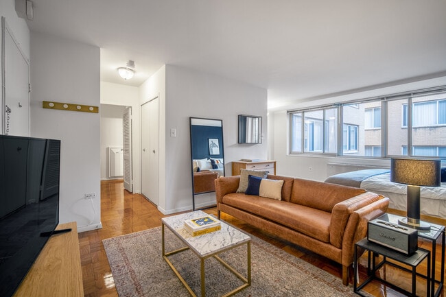 The Statesman, 2020 F St NW - 2020 F St NW Washington DC 20006 ...