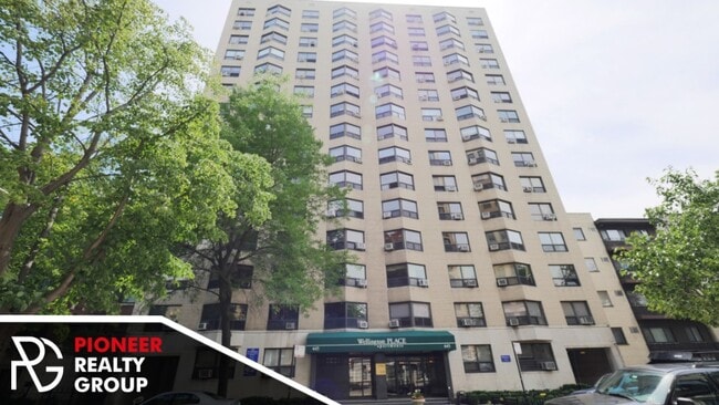 High rise in Lakeview East - 445 W Wellington Ave Chicago IL 60657 ...