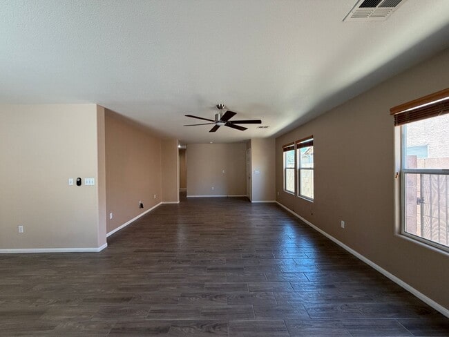 SPACIOUS SINGLE STORY HOME IN SOUTHERN HIGHLANDS WITH NEW KITCHEN ...