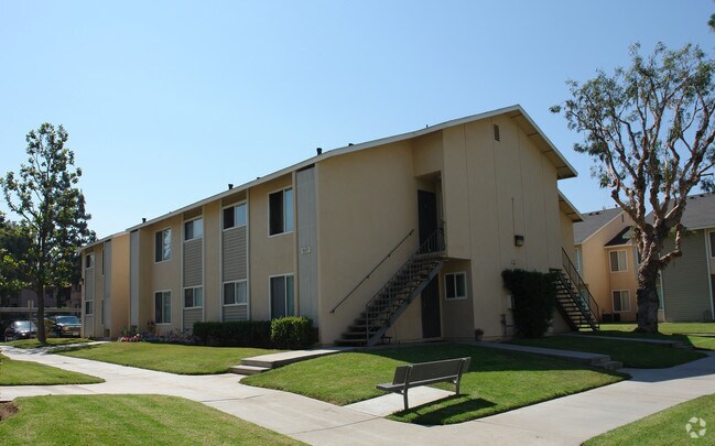 Linden Manor - 1245 W Linden St Riverside CA 92507 | Apartment Finder