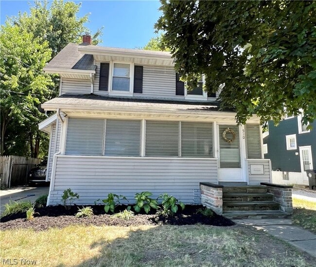 510 W Waterloo Rd - 510 W Waterloo Rd Akron OH 44314 | Apartment Finder