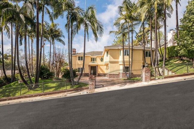 9844 Whitwell Dr - 9844 Whitwell Dr Beverly Hills CA 90210 | Apartment ...