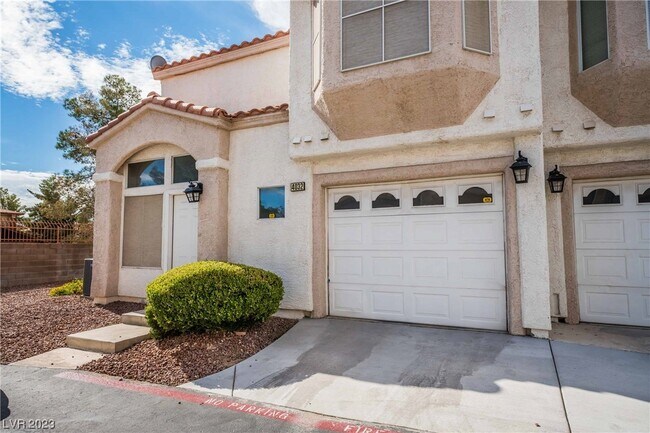 4032 Castle Cove Dr - 4032 Castle Cove Dr Las Vegas NV 89108 ...