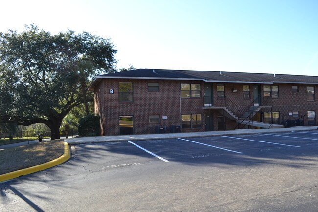Holton Apartments - Tallahassee, FL | Apartment Finder