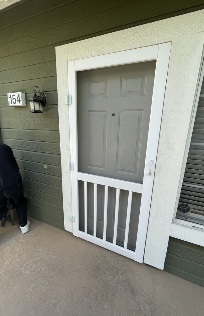 Charming Upstairs Loft – 1-Bedroom Condo-Style Living! - 13221 ...