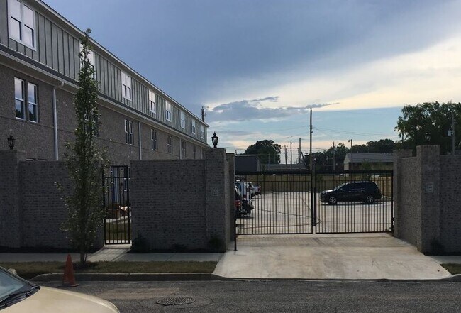 Student Lofts at Brister - 613 Brister St Memphis TN 38111 | Apartment ...