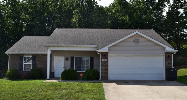 3 Bed / 2 Bath Home in Timber Run – Dog Fr... - 24400 Tanglewood Rd ...
