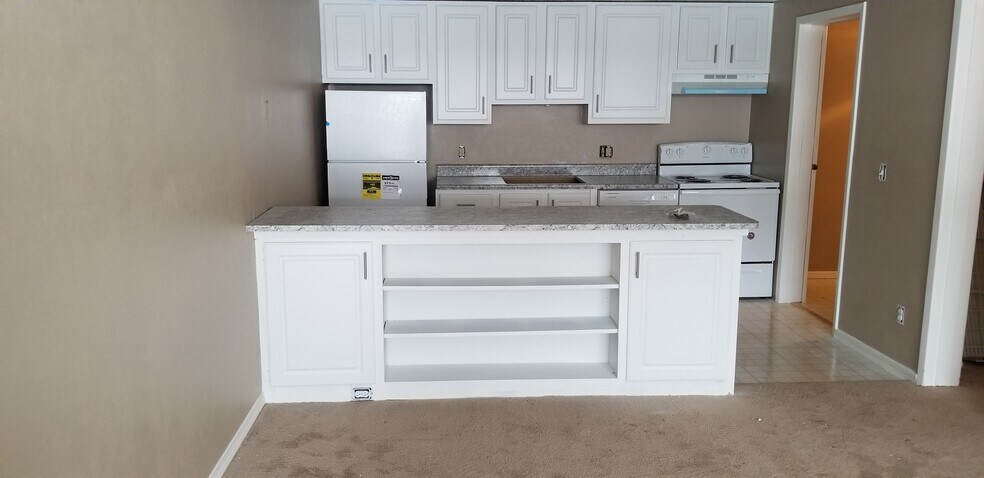 Amberidge Apartments - 32864 Amberidge Dr Roseville MI 48066 ...