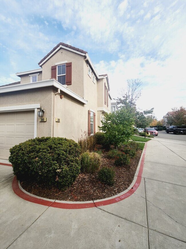 3 br, 2.5 bath House - 346 Phoenix Circle - 346 Phoenix Cir Lincoln CA ...