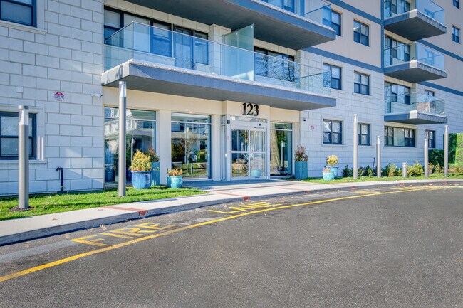 123 S Munn Ave - 123 S Munn Ave East Orange NJ 07018 | Apartment Finder