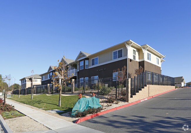 Terracina Oaks Apartments 1 & 2 - 252 13th St Greenfield CA 93927 ...