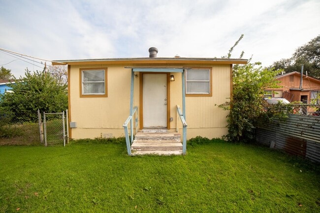 611 Rochambeau St - 611 Rochambeau St San Antonio TX 78214 | Apartment ...