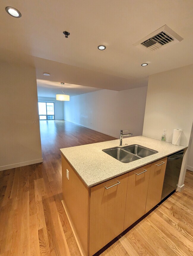 1310 NW Naito Pky - 1310 NW Naito Pky Portland OR 97209 | Apartment Finder