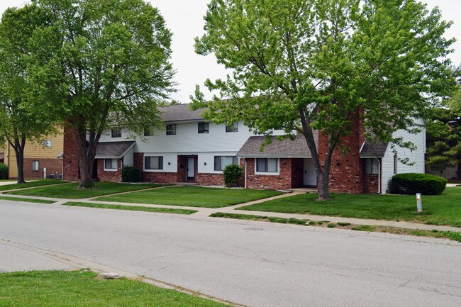 200-210 W Wesley Dr - 200-210 W Wesley Dr O'Fallon IL 62269 | Apartment ...