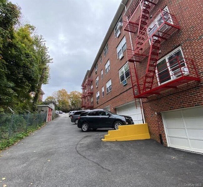 195 Hoover Rd - 195 Hoover Rd Yonkers NY 10710 | Apartment Finder