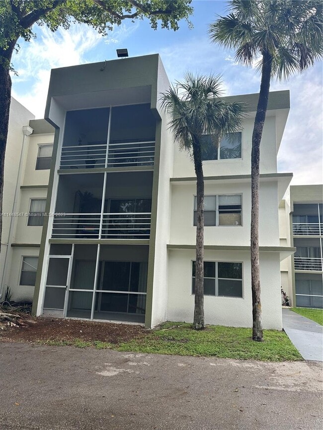 4255 N University Dr - 4255 N University Dr Sunrise FL 33351 ...