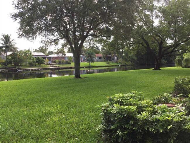 7886 Dixie Beach Cir - 7886 Dixie Beach Cir Tamarac FL 33321 ...