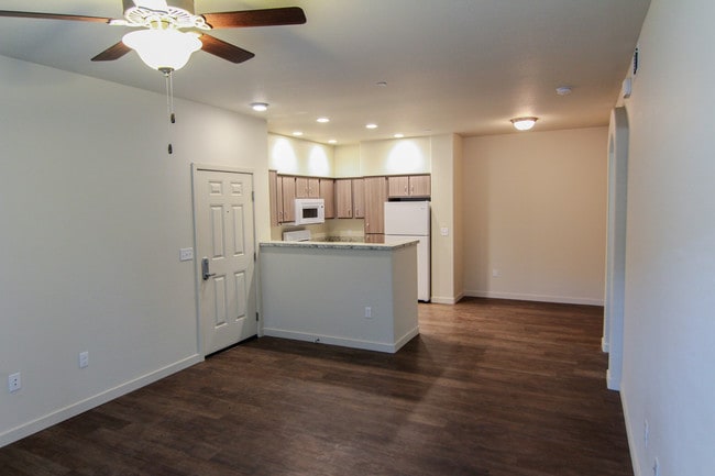 Lassen Villa Apartments - 1080 E Lassen Ave Chico CA 95973 | Apartment ...